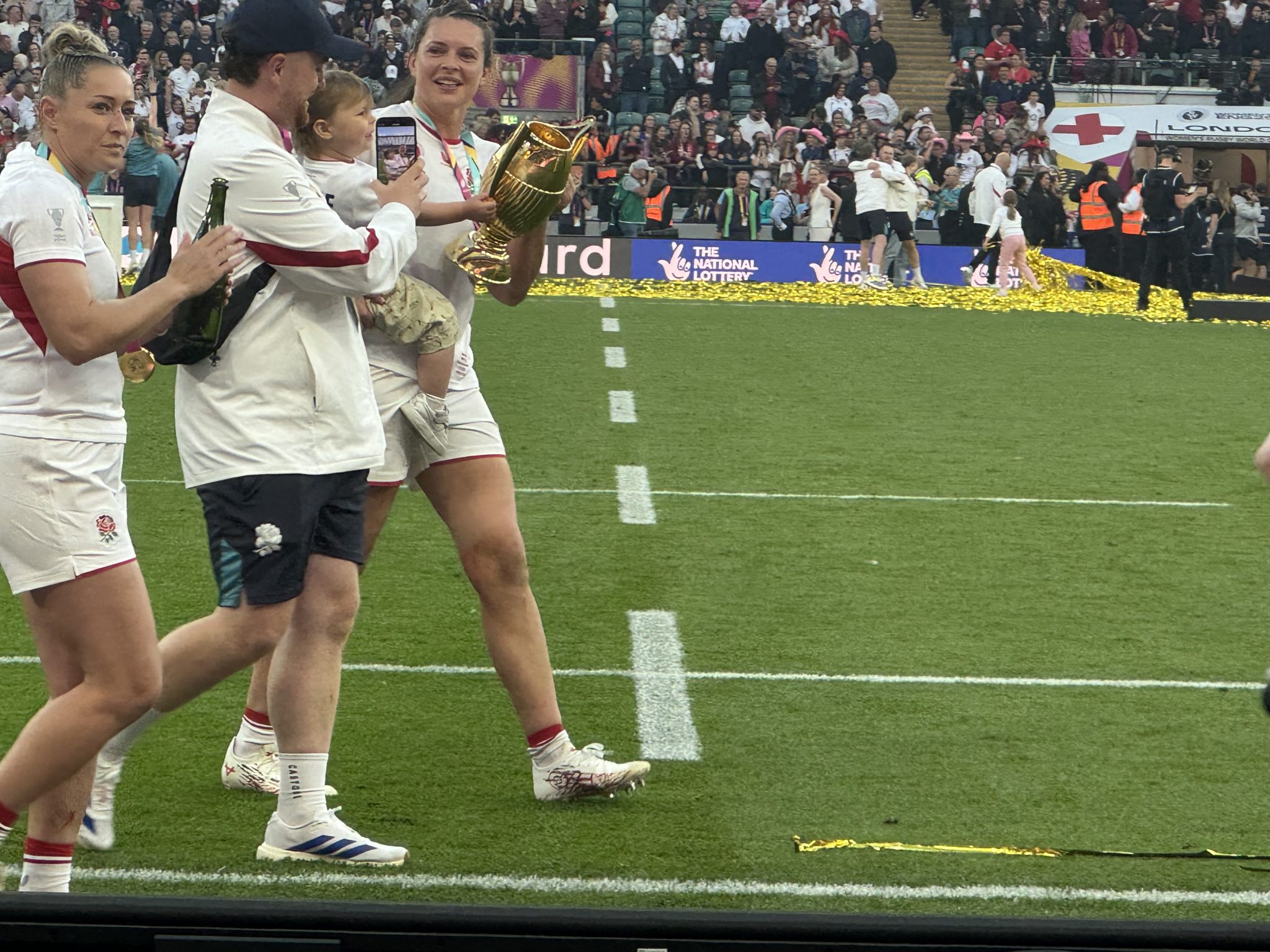 ENGLAND WIN RUGBY WORLD CUP ON OUR DOORSTEP IN A MAGNIFICENT ...