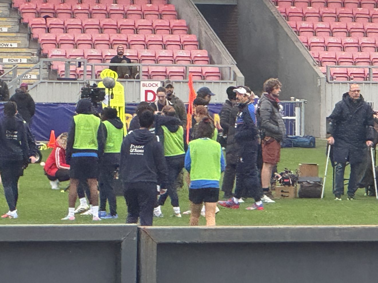 EXCLUSIVE: FIRST GLIMPSE OF TED LASSO’S WOMEN’S TEAM IN TRAINING ...