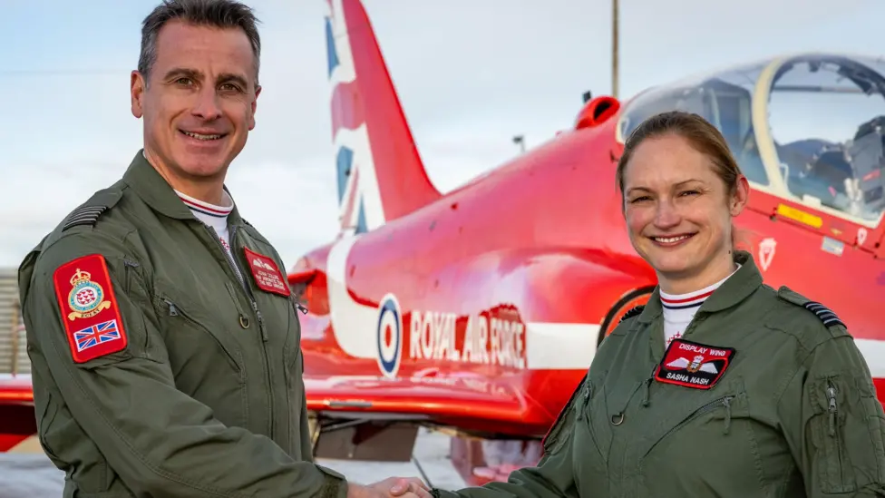 Exclusive: HAMPTON SCHOOLGIRL IS FIRST WOMAN TO COMMAND THE RED ARROWS ...