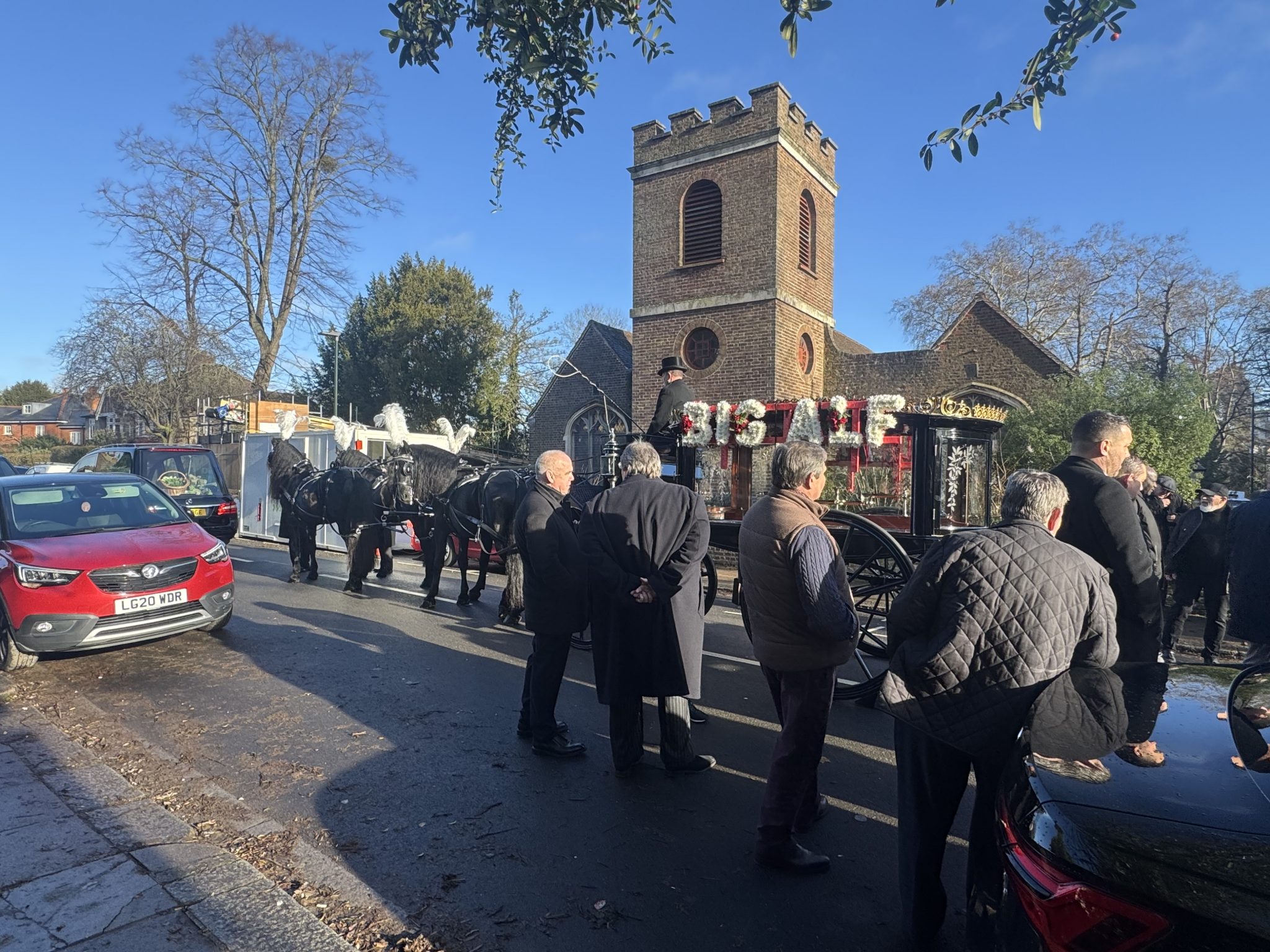 MASSIVE TEDDINGTON TURN OUT FOR FUNERAL OF ‘BIG ALF’ (Photo Special ...